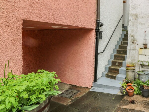 The Wee Hideaway, Pet Friendly In Newburgh, Fife - Fife