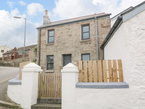 Rose Bank Cottage, Pet Friendly, With A Garden In St Just - Porthcurno