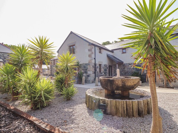 Polurrian House, Pet Friendly, Luxury Holiday Cottage In Mullion - Helston