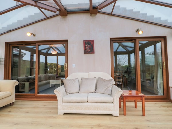 Morgan House, Pet Friendly, Country Holiday Cottage In Middlezoy - Dorset