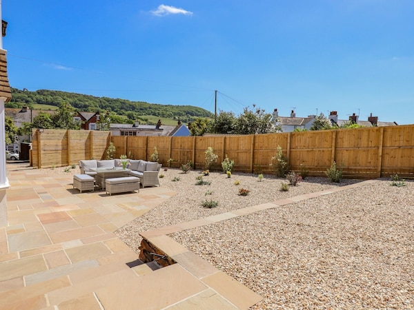 Temple House, Pet Friendly, Luxury Holiday Cottage In Sidmouth - Beer