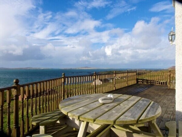 Shalom Cottage, Pet Friendly, Luxury Holiday Cottage In Leverburgh - Outer Hebrides