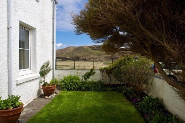 7a Ardroil, Pet Friendly, With Open Fire In Uig Isle Of Lewis - Lewis and Harris