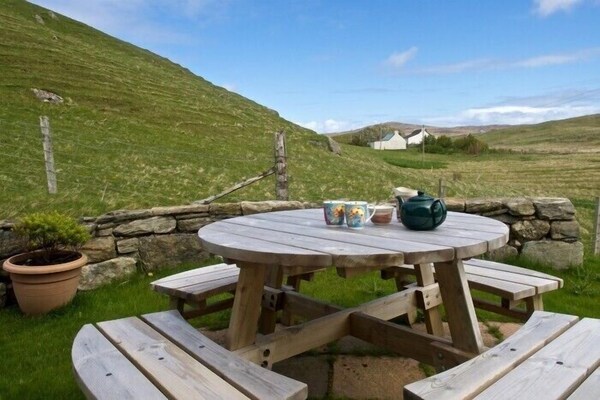 7b Ardroil, Pet Friendly, With A Garden In Uig Isle Of Lewis - Lewis and Harris