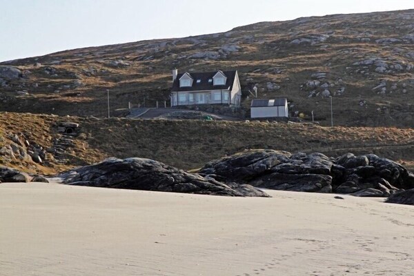 Eriskay Views Cottage, Family Friendly In Eriskay, South Uist - Barra, United Kingdom