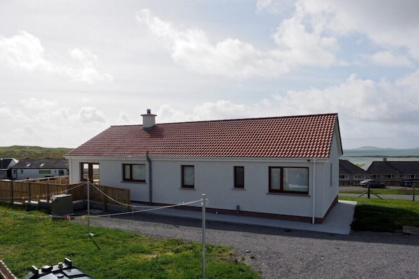 Conan Mara, Pet Friendly, With Open Fire In Eriskay, South Uist - Barra, United Kingdom