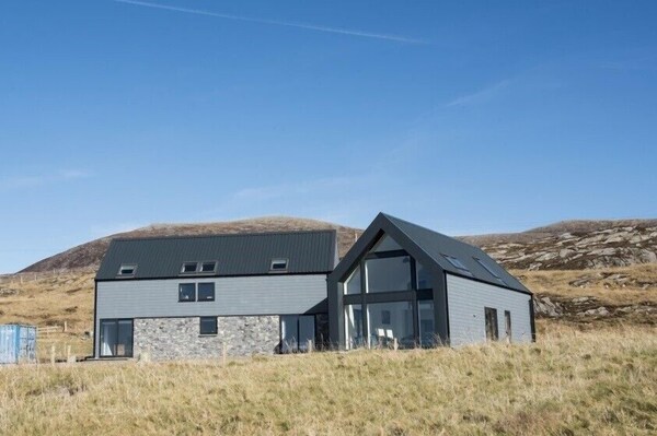 Taigh Rona, Pet Friendly, With A Garden In Tarbert Isle Of Harris - Luskentyre Beach