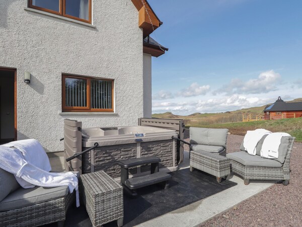 Falls Cottage, Pet Friendly, With Open Fire In Uig - Uig