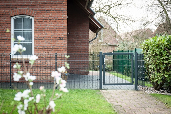 Erholung Pur - Renoviertes Ferienhaus An Der Nordsee - Eingezäunter Garten - Norddeich