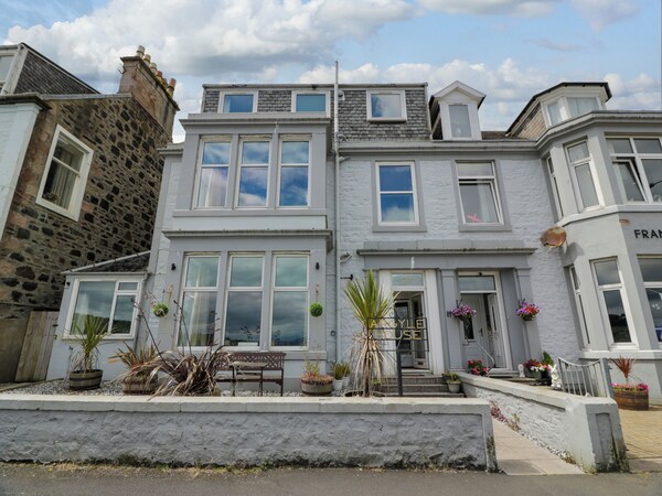 Argyle House, Pet Friendly, With Hot Tub In Rothesay, Isle Of Bute - Rothesay