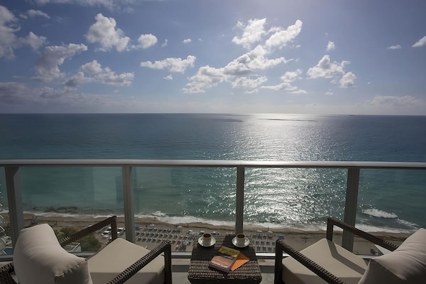 1 Bedroom Oceanfront King Suite At H Hollywood Resort & Residences - Sunny Isles Beach, FL