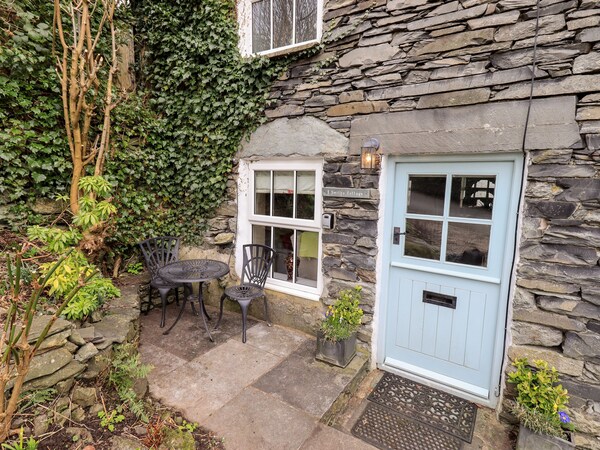 Smithy Cottage, Romantic, With A Garden In Ambleside - Ambleside