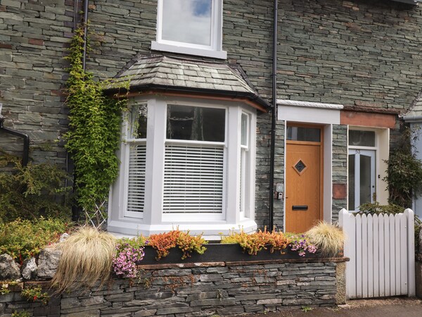 Dovestones, Pet Friendly, Character Holiday Cottage In Keswick - Keswick