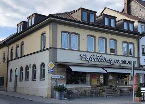 Zwei-zimmer-appartement 35qm Im Obergeschoss - Bad Königshofen im Grabfeld