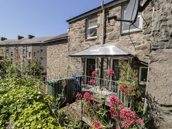4a Victoria Place, Pet Friendly, Country Holiday Cottage In Barmouth - Barmouth