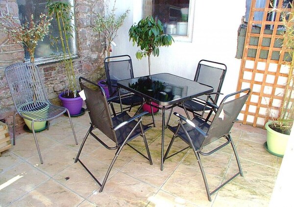 Bosuns Cottage - Three Bedroom House, Sleeps 5 - Torquay, UK