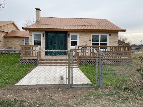 Peaceful Rest Ranch - Escape The Ordinary - Splash Park, Springtown