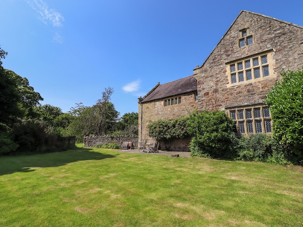 Y Fferm, Pet Friendly, Character Holiday Cottage In Pontblyddyn - Wrexham