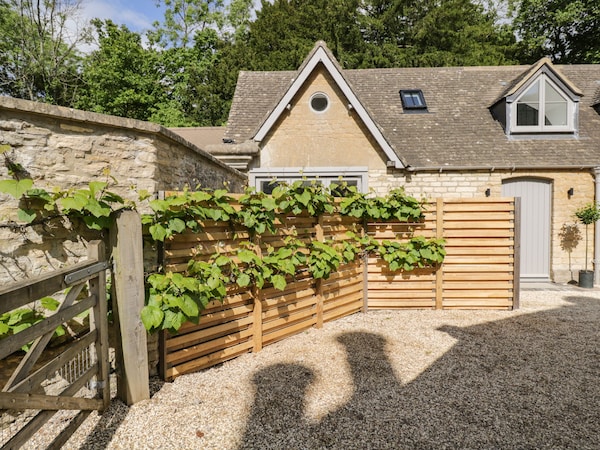 The Hayloft, Family Friendly, With Hot Tub In Sherston - Tetbury