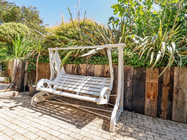Cameo, Pet Friendly, With A Garden In Bude - Stratton