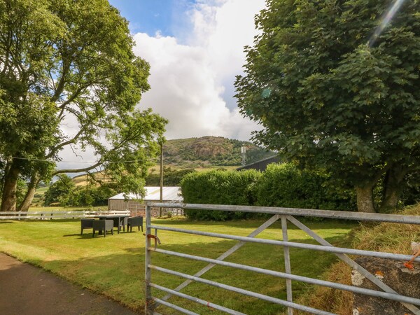 Garreg Lwyd Farm, Pet Friendly, Character Holiday Cottage In Nefyn - Nefyn