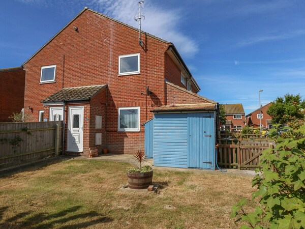 Sandpiper, Pet Friendly, Character Holiday Cottage In Weymouth - Weymouth