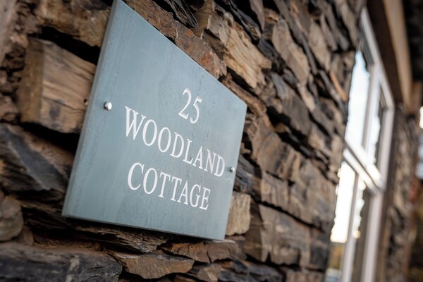 Cosy Cottage In The Heart Of Windermere - Dog Friendly Private Court Yard - Windermere, UK