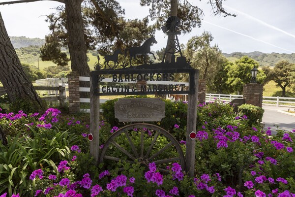 Quaint Country Cottage - Big Sur, CA