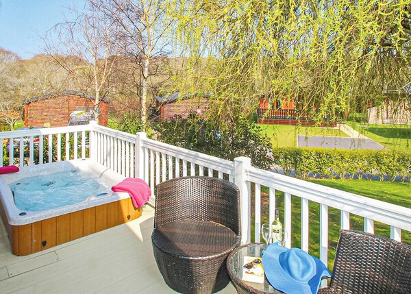4 Bedroom Accommodation In Milford-on-sea, Nr Lymington - Isle of Wight