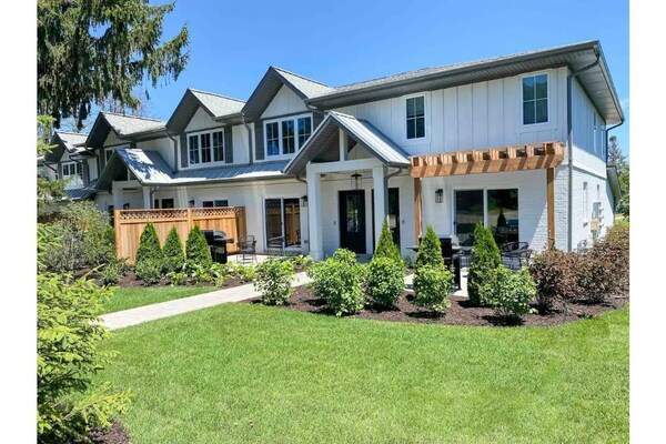 Walk To Lake/beach/restaurants And More! - Wisconsin