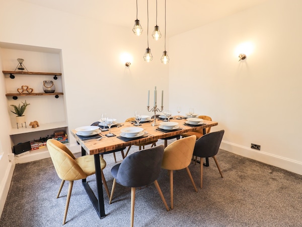 Aryelle House, Pet Friendly, With Open Fire In Kendal - Kendal