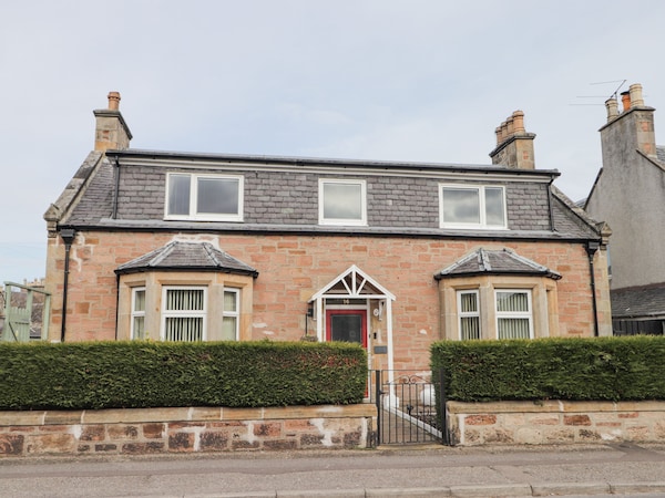 Ballinreich, Family Friendly, With A Garden In Inverness - Inverness