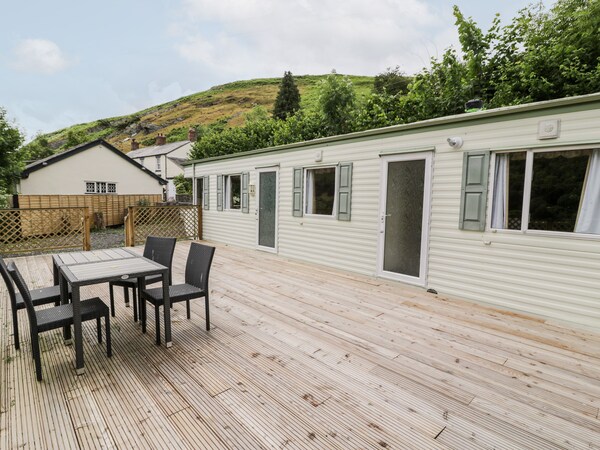 Grange Caravan, Pet Friendly, With A Garden In Llangollen - Llangollen