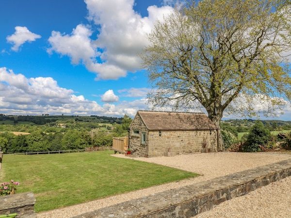 Cuckoo Nest, With A Garden In Ashover - Chesterfield