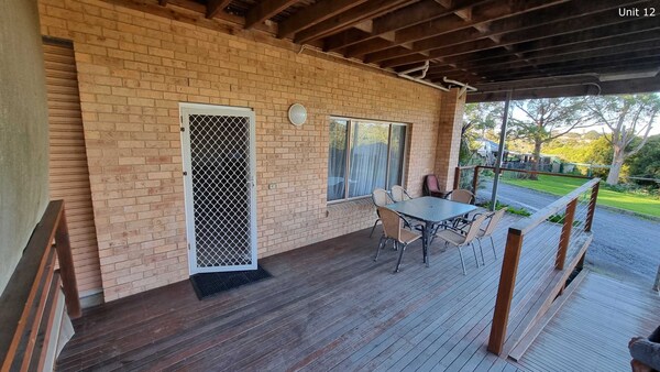 Close To Beach, Harbour Marina, Country Club, Golf Course, Restaurants, Cafes - Bermagui