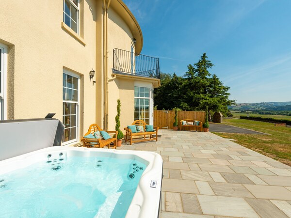 Old Rectory House, Family Friendly, Luxury Holiday Cottage In Caersws - Kerry