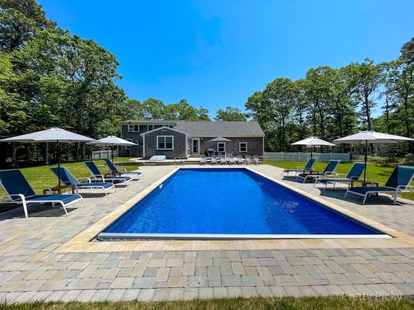 Vacation Station: 116-bg  Heated Pool, Newly Furnished, Fresh Water Pond Access - Brewster, MA