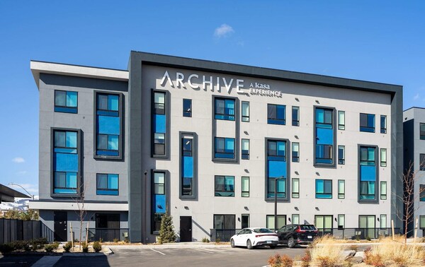 Kasa | Modern 1bd + Game Room Access | Reno - Sparks, NV