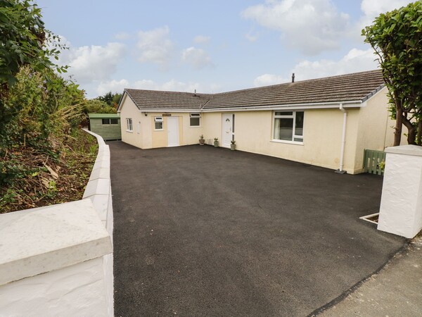 Trem Y Morfa, Pet Friendly, With A Garden In Newport, Pembrokeshire - ウェールズ