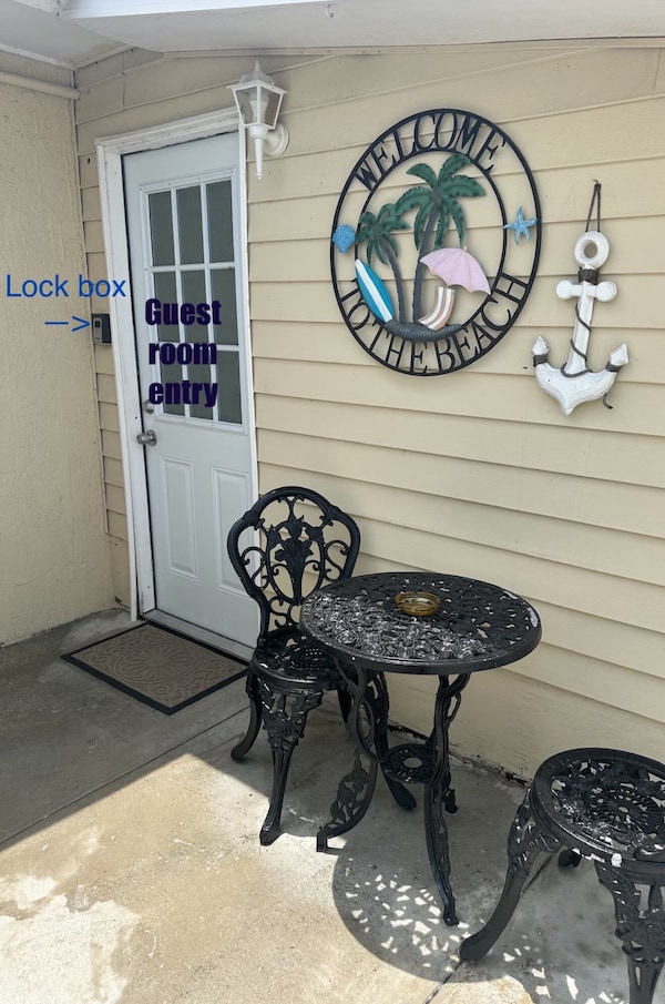 Tiny Beach House - Spring Hill, FL