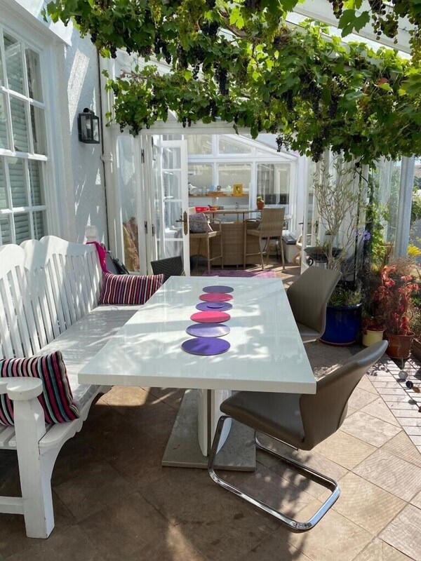 Lauriston House-river View Home - Pool And Garden - Dartmouth