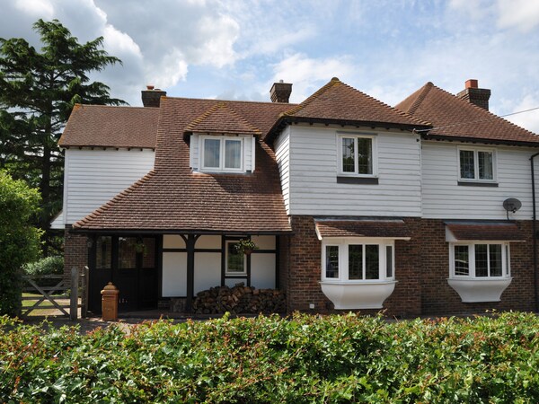 The Orchard, Pet Friendly, Character Holiday Cottage In Peasmarsh - Cranbrook