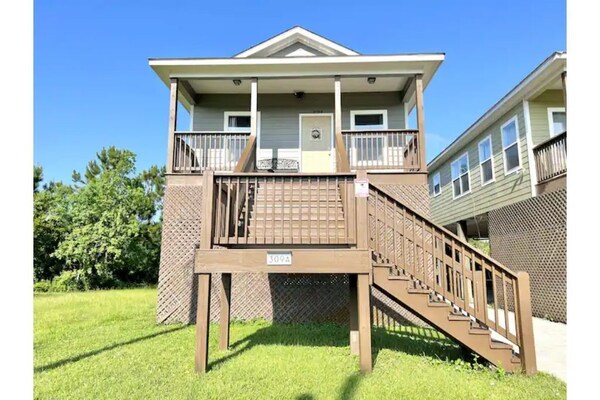 Waterfront Beach & Lake House W/ Bbq, Deck, & More - Pass Christian, MS