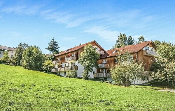 Spacious Three-room Apartment For Up To 6 People With Panoramic Balcony - Cham