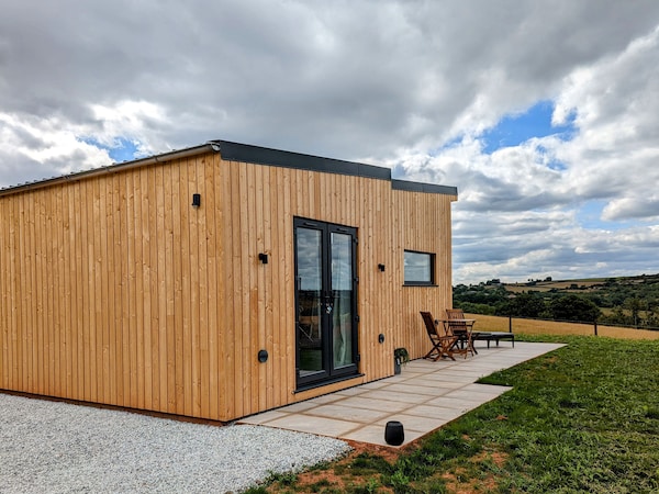 The Cadeleigh, Romantic, With Hot Tub In Tiverton - Devon