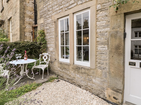 White Swan Cottage, Pet Friendly, With Open Fire In Youlgreave - Bakewell