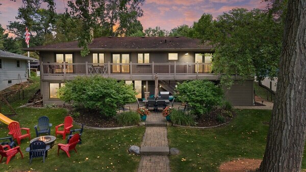 Lake Monona Waterfront + Hot Tub + Game Room - Middleton, WI