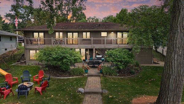 Lake Monona Waterfront + Hot Tub + Game Room - Middleton, WI