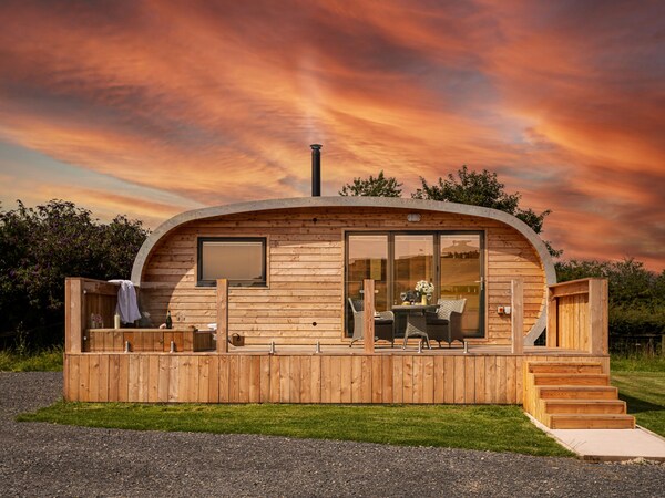 Low Longlands, Romantic, With Hot Tub In Cartmel - Grange-over-Sands