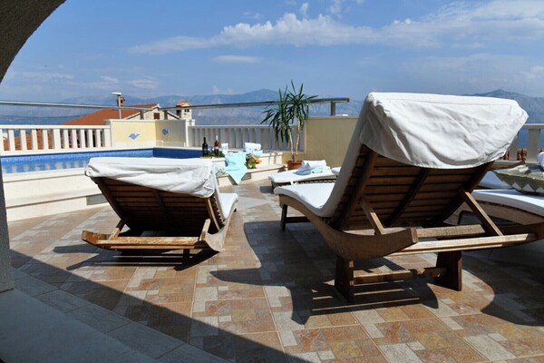 Dalmatinische Villa  Mit Pool Mit Atemberaubendem Ausblick Zum Meer - Omiš